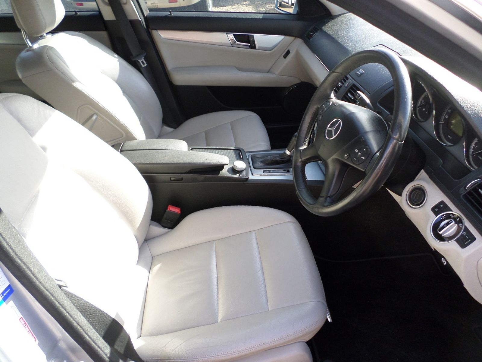 Tried&True Motors C-CLASS SEDAN C180 CGI BE AVANTGARDE A/T